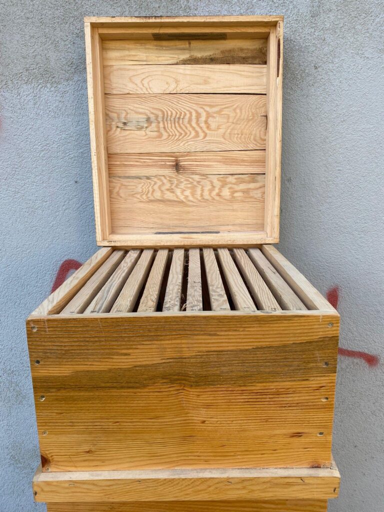 Arı Kovanı (Plastik Tabanlı) 20 Çerçeveli - Arıcılık Malzemeleri